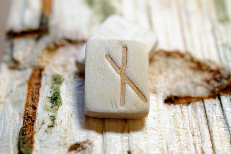 Mystische 20 Runen Bedeutung Der Schriftzeichen Der Wikinger! - Sinnopedia