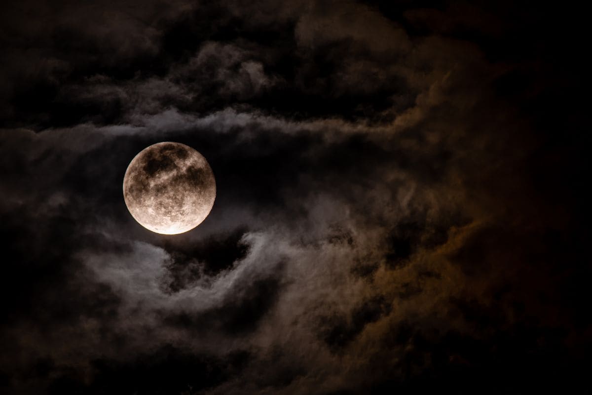 Mond Symbolik: Entdecken Sie Die Bedeutung Und Kraft Des Mondes ...